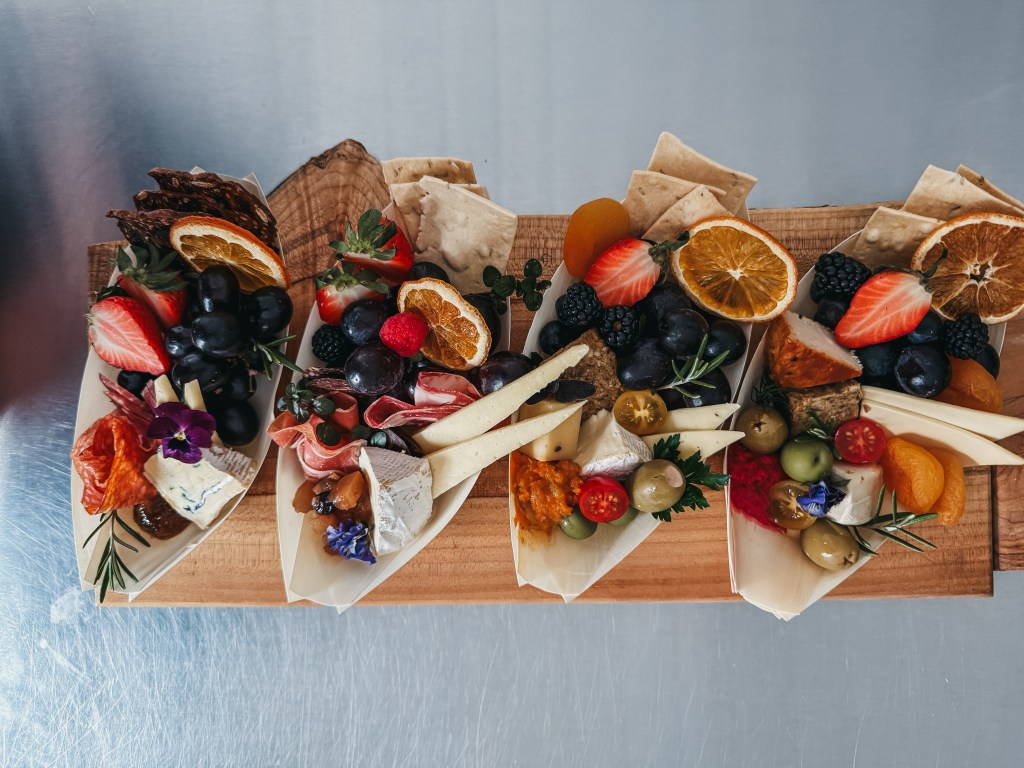 Single-Serve Graze BoatsSinge-Serve Graze Boats - Spoon & Spade